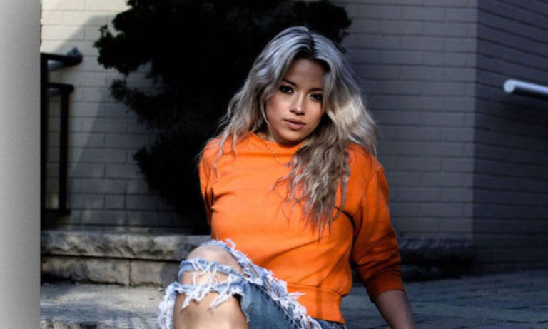 Singer/Songwriter – Samantha Gracie